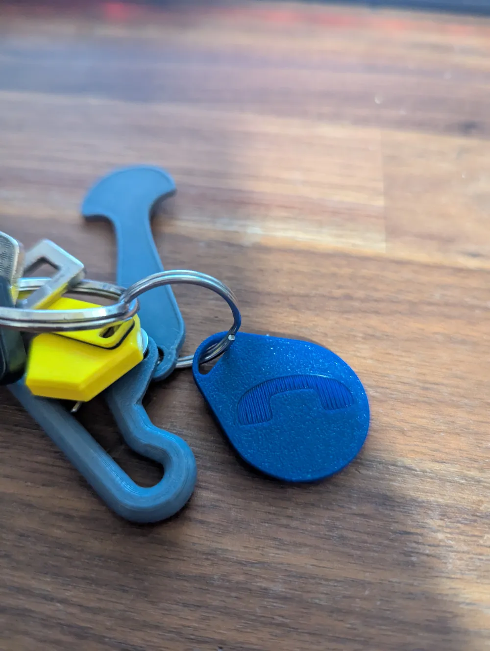 NFC tag, keychain (clear and phone logo) by Mathijs van Wijk MakerWorld ...