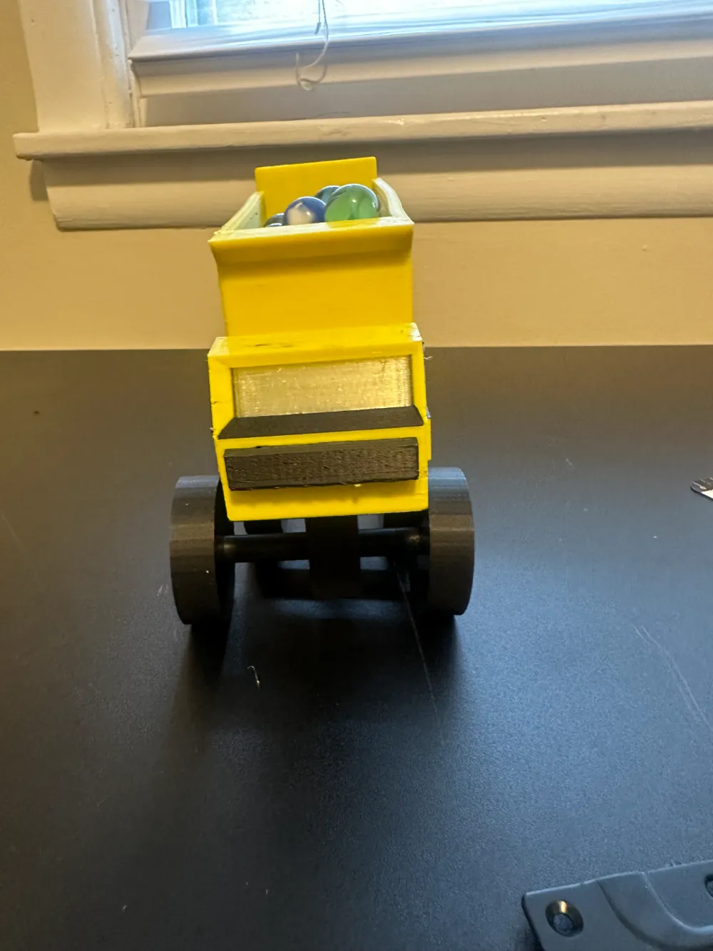 Low assembly Dump truck by Eurynome11 - MakerWorld