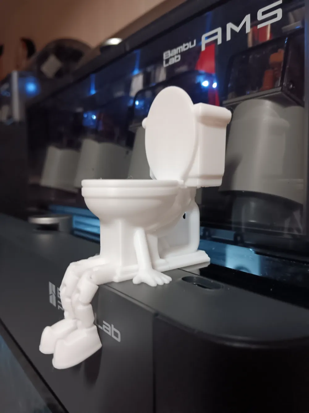 Articulated Potty Buddy by AmishAtlas Designs - MakerWorld