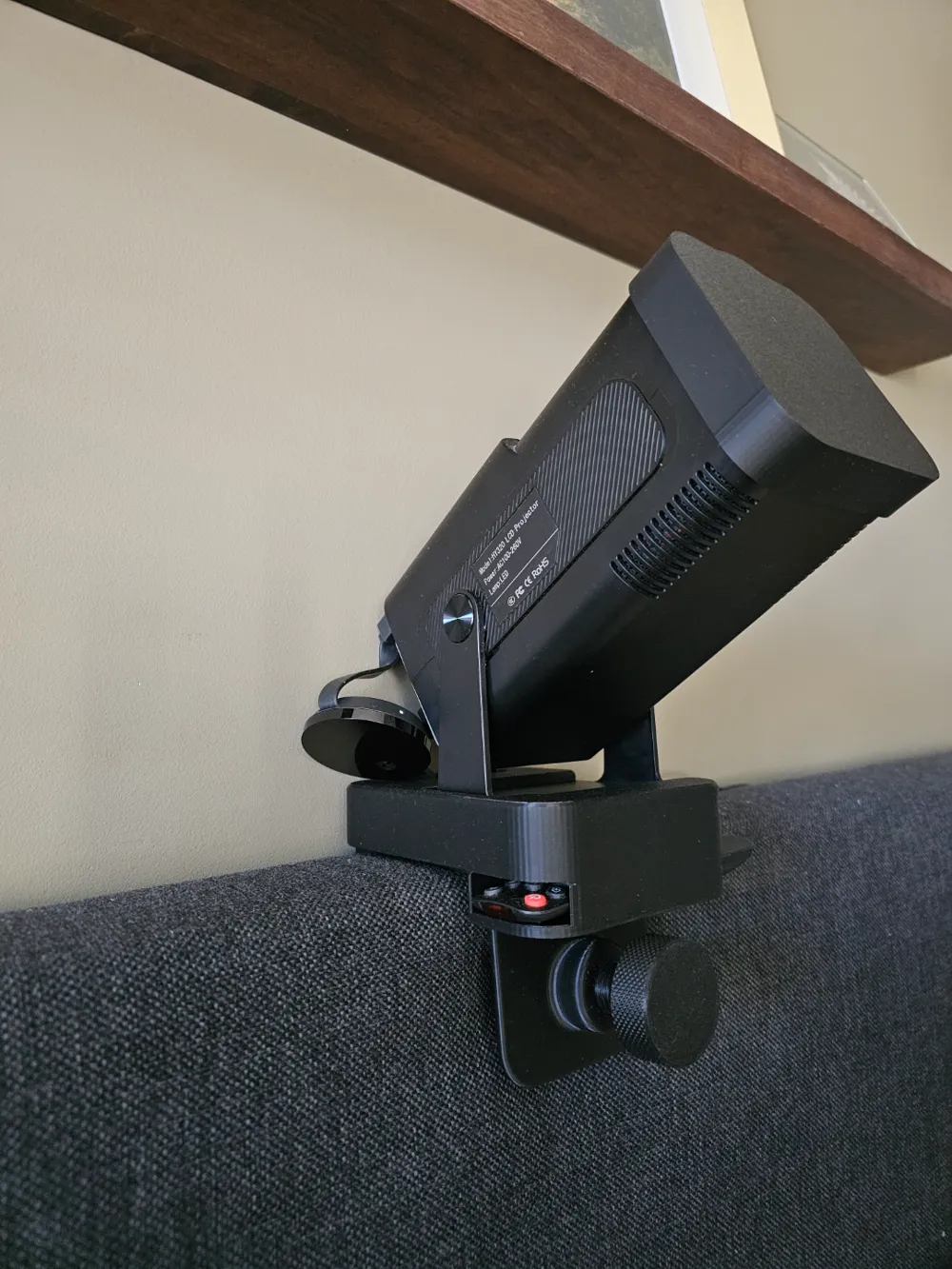 Magcubic HY320 Beamer Bracket by Tivabox MakerWorld: Download Free 3D ...