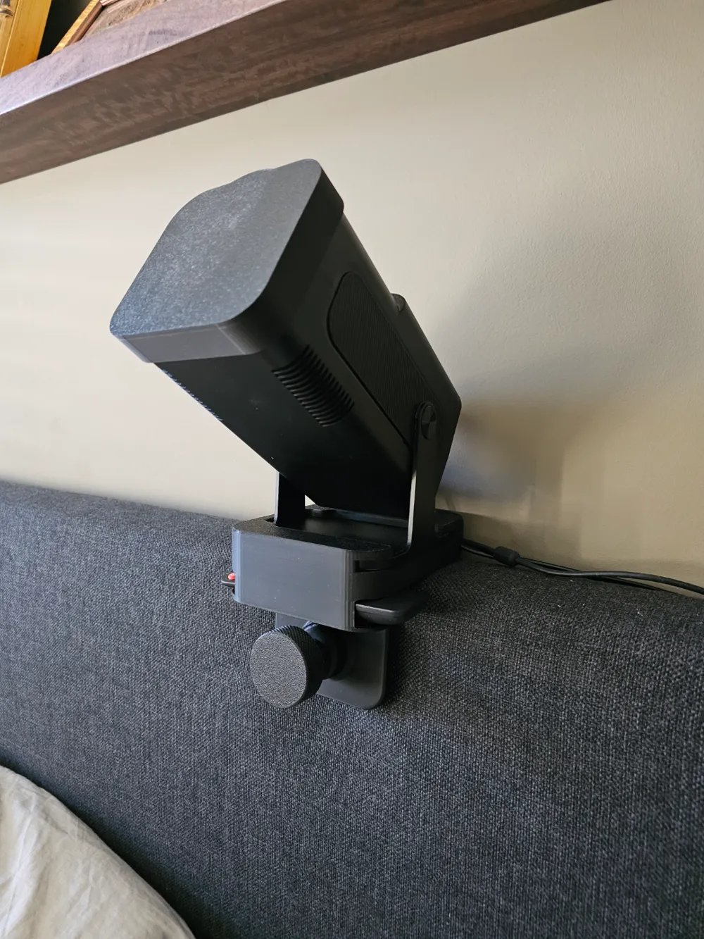 Magcubic HY320 Beamer Bracket by Tivabox MakerWorld: Download Free 3D ...