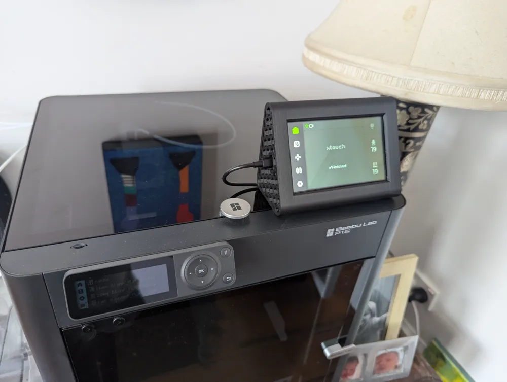 5 Inch xTouch Desk Stand by CharlieWW - MakerWorld