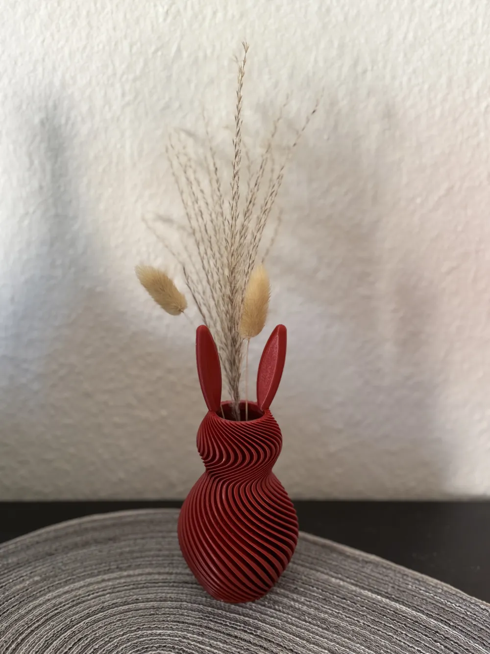 Twisted Bunny Vase: Modern Easter Elegance by distinct. - MakerWorld