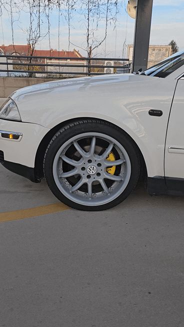 Floating Center Cap by Dominik MakerWorld: Download Free 3D Models