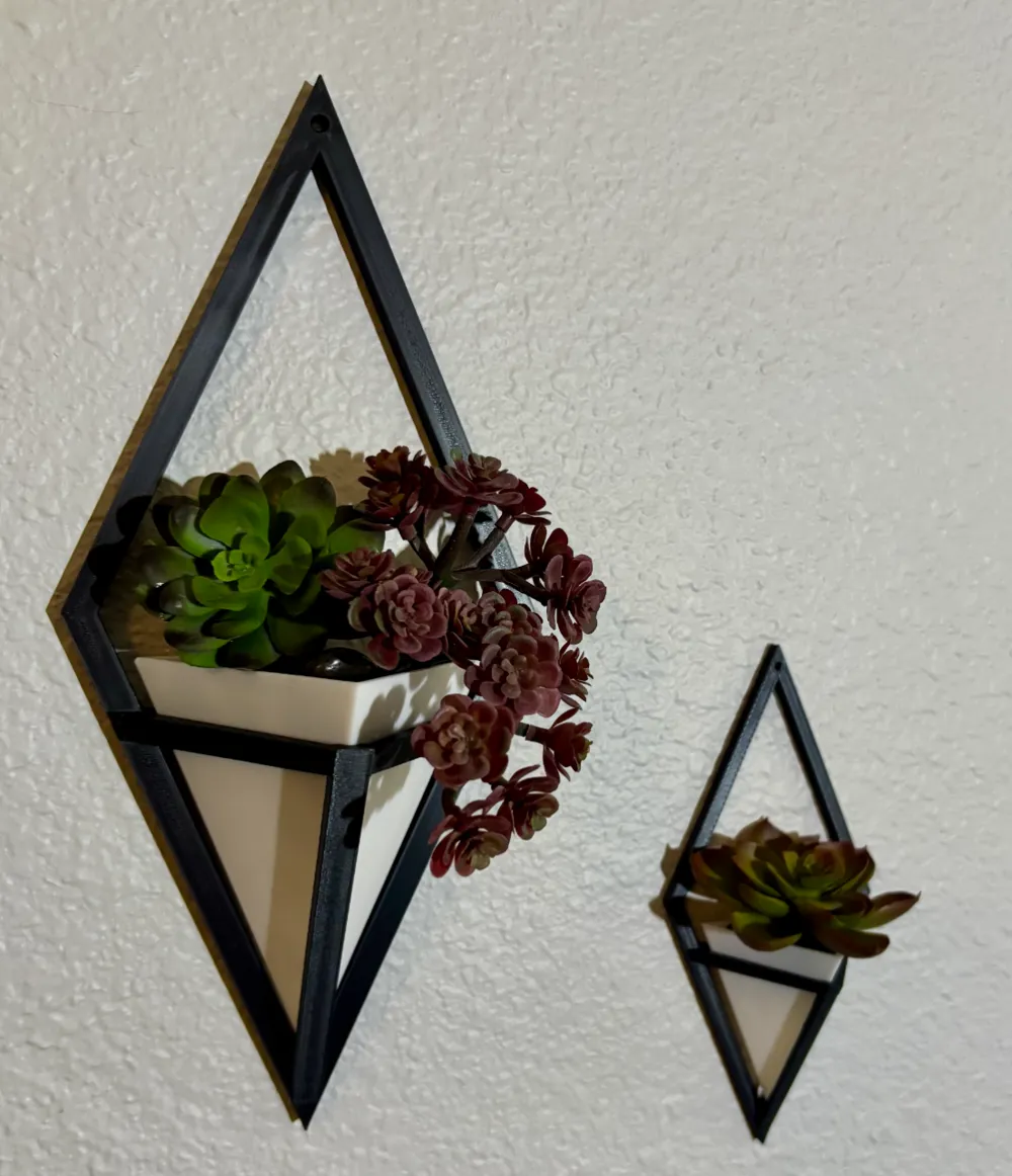 Triangle Wall Mount Planter Holder by Xgtechs - MakerWorld