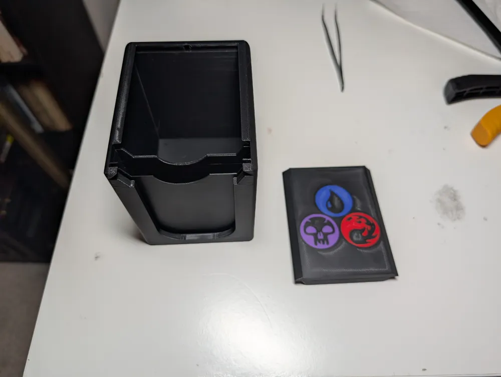MTG Commander Deck Box with Symbols - Free 3D Print Model - MakerWorld