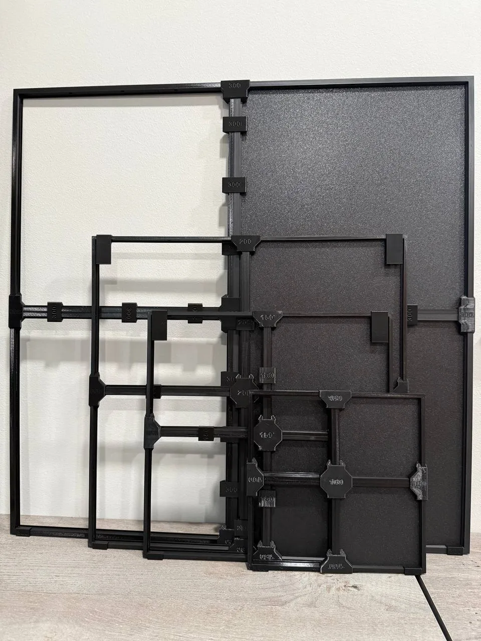 Connectors and Hangers for Canadian Gamer Frames by Maci Fox MakerWorld ...