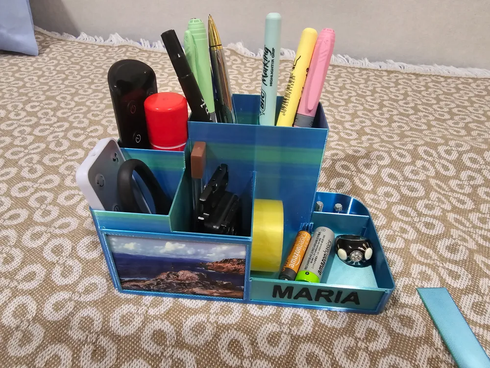Desk Organizer Pen Holder with Zink Photo Slot by N3CRO*Vicio - MakerWorld