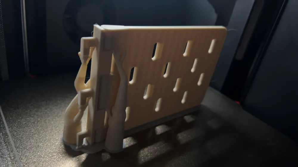 Hinged swing Skadis board by Slashv2 - MakerWorld