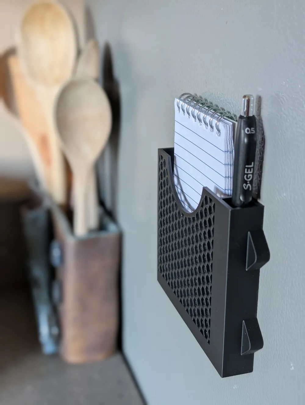 Magnetic Fridge Notepad & Pen Holder by MattsterPrinter MakerWorld ...