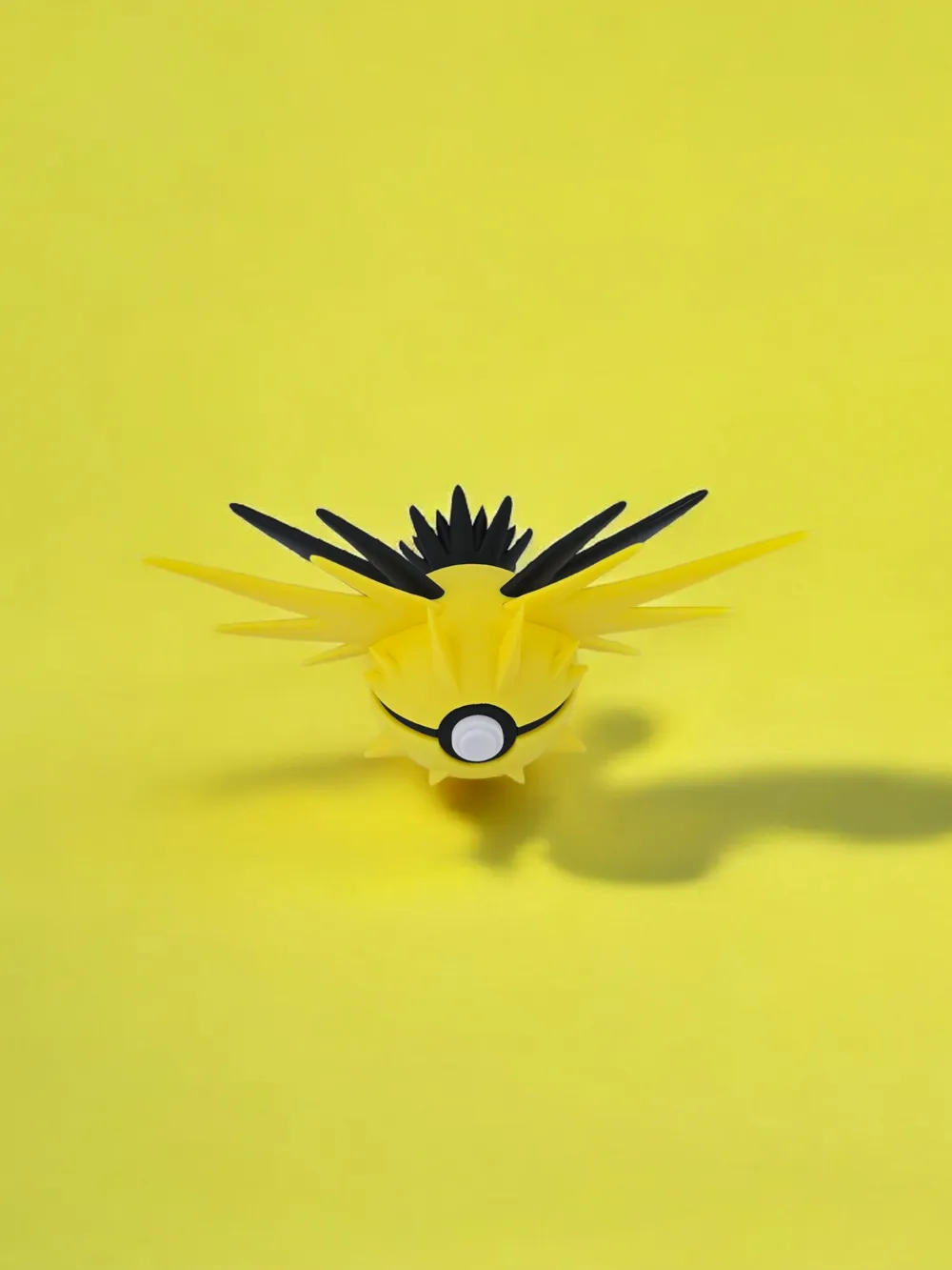 #0145 Zapdos Pokéball - Multiparts - Free 3D Print Model - MakerWorld