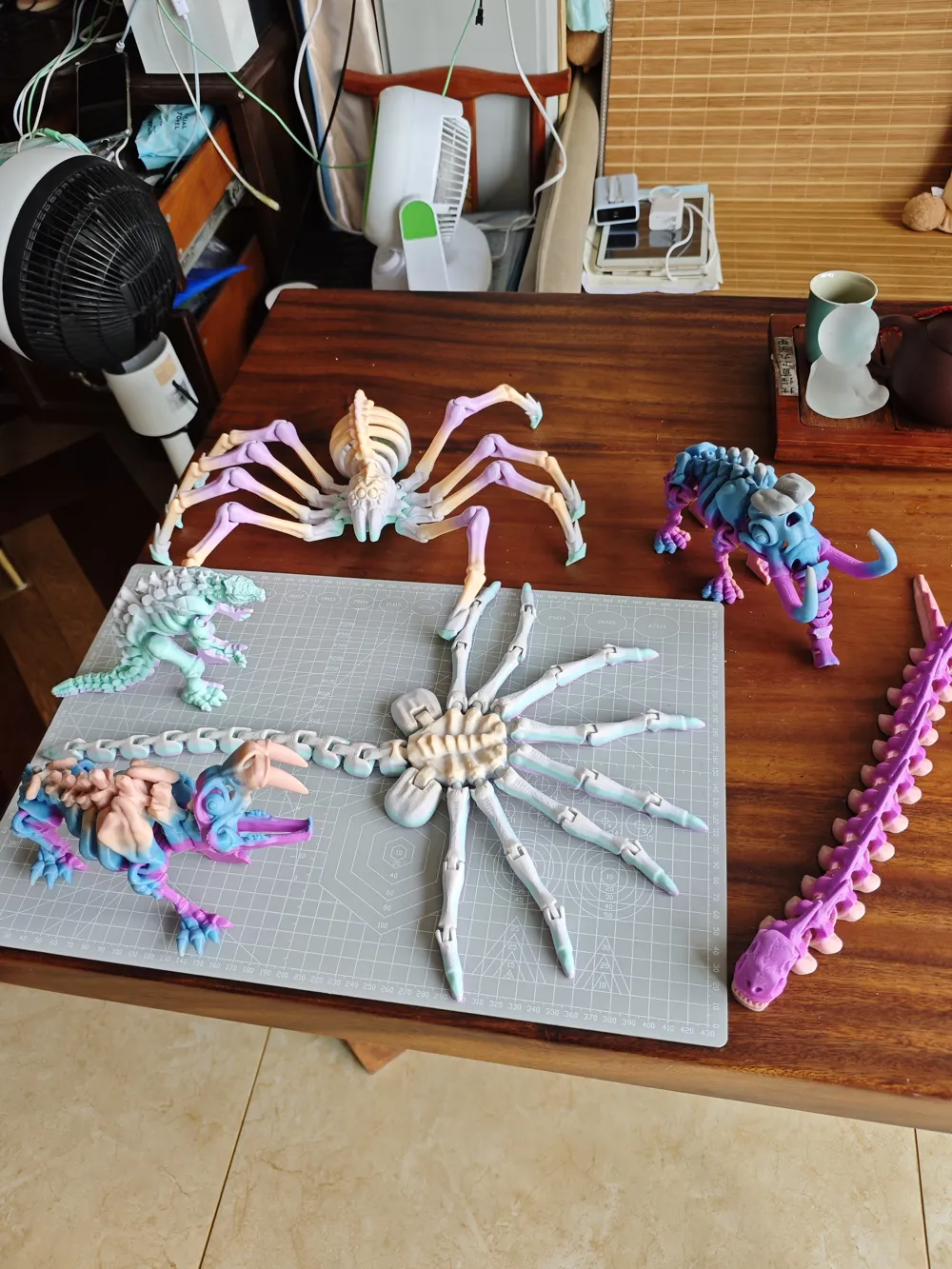 Animal Dinosaur Skeleton Toy Ornament Fossil Facehugger Mammoth Saber ...