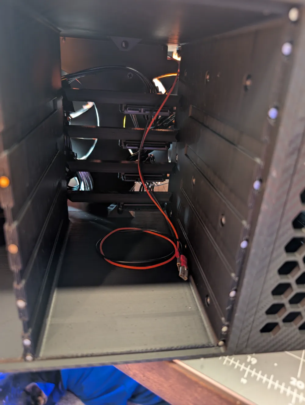 16 Drive 4U Rack Mounted Hard Drive Enclosure - Free 3D Print Model ...
