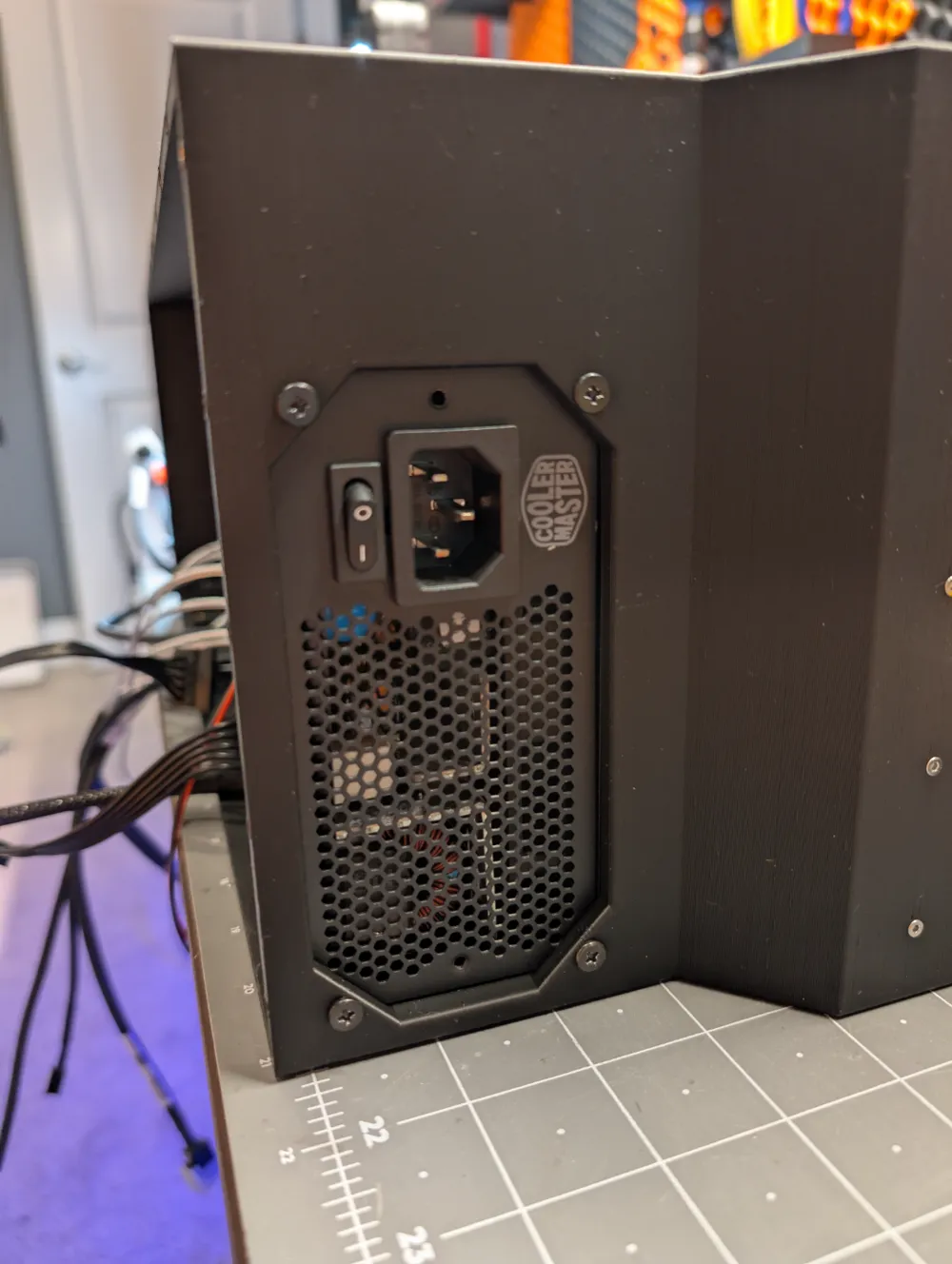 16 Drive 4U Rack Mounted Hard Drive Enclosure - Free 3D Print Model ...