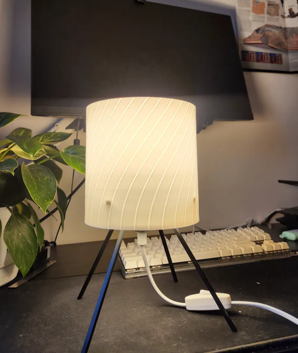 CURVE LINE LAMP by VikingMakerWorld: Download Free 3D Models