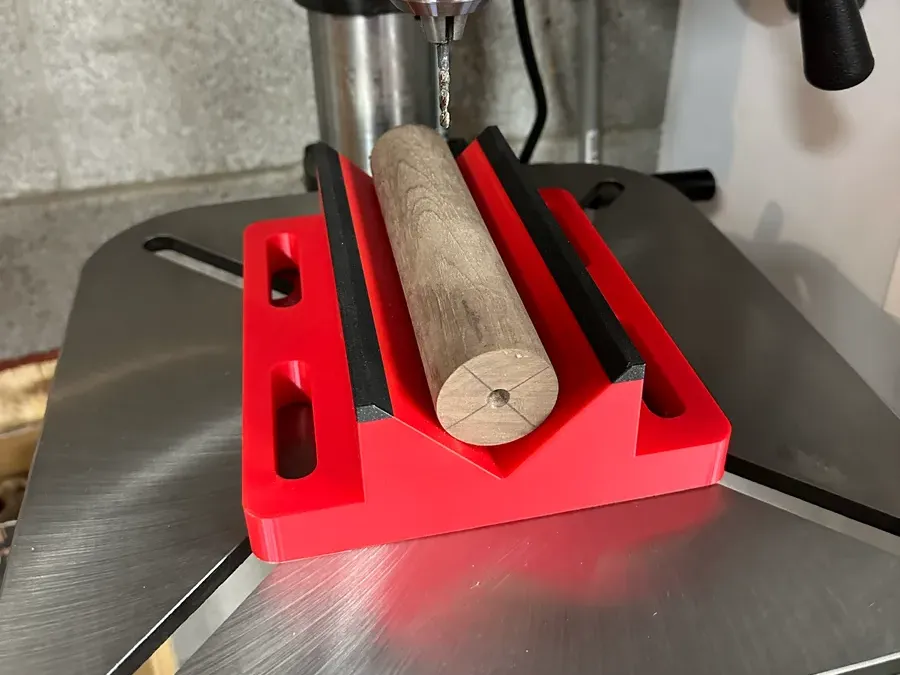 Drill Press V Vise Jig V-Block for round stock by Benji - MakerWorld