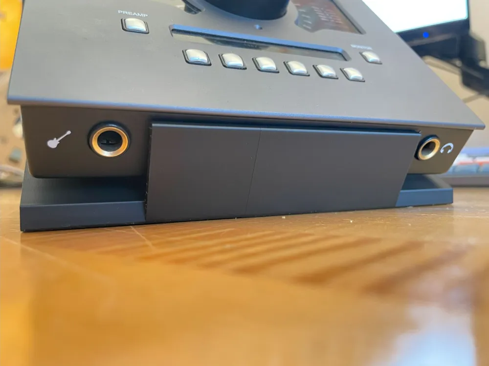 Angled Universal Audio Apollo Twin Stand Remixed by namesofwar - MakerWorld