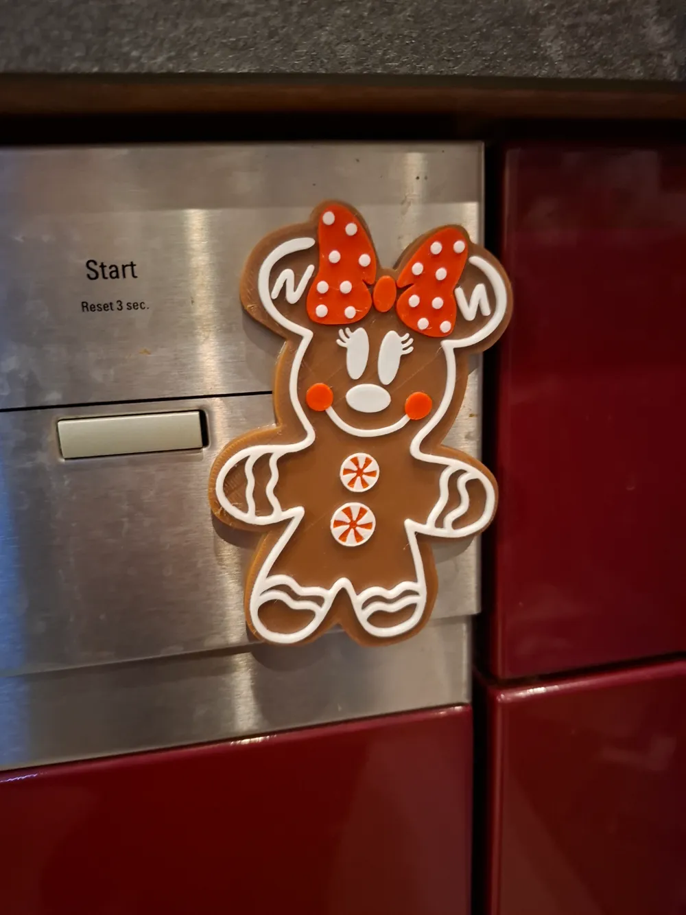 Gingerbread Minnie Magnet 10cm - Free 3D Print Model - MakerWorld