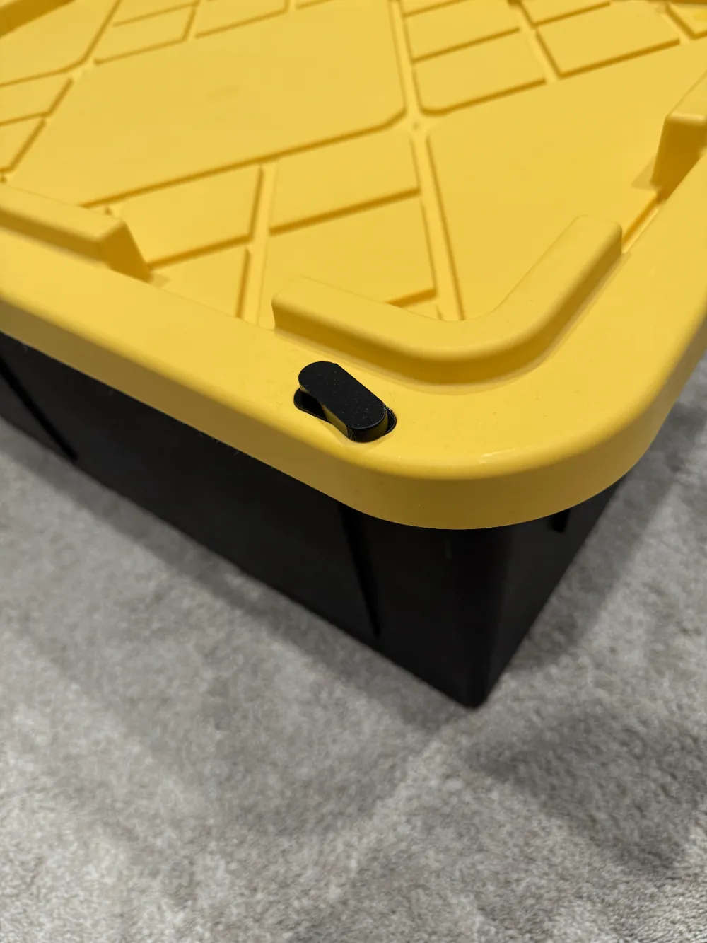 Tote Lid Lock by Yoans MakerWorld: Download Free 3D Models