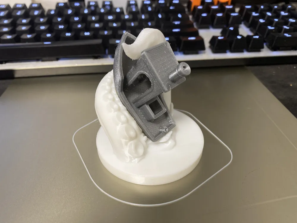 octopus Benchy stand Remixed by senura.senaratne - MakerWorld