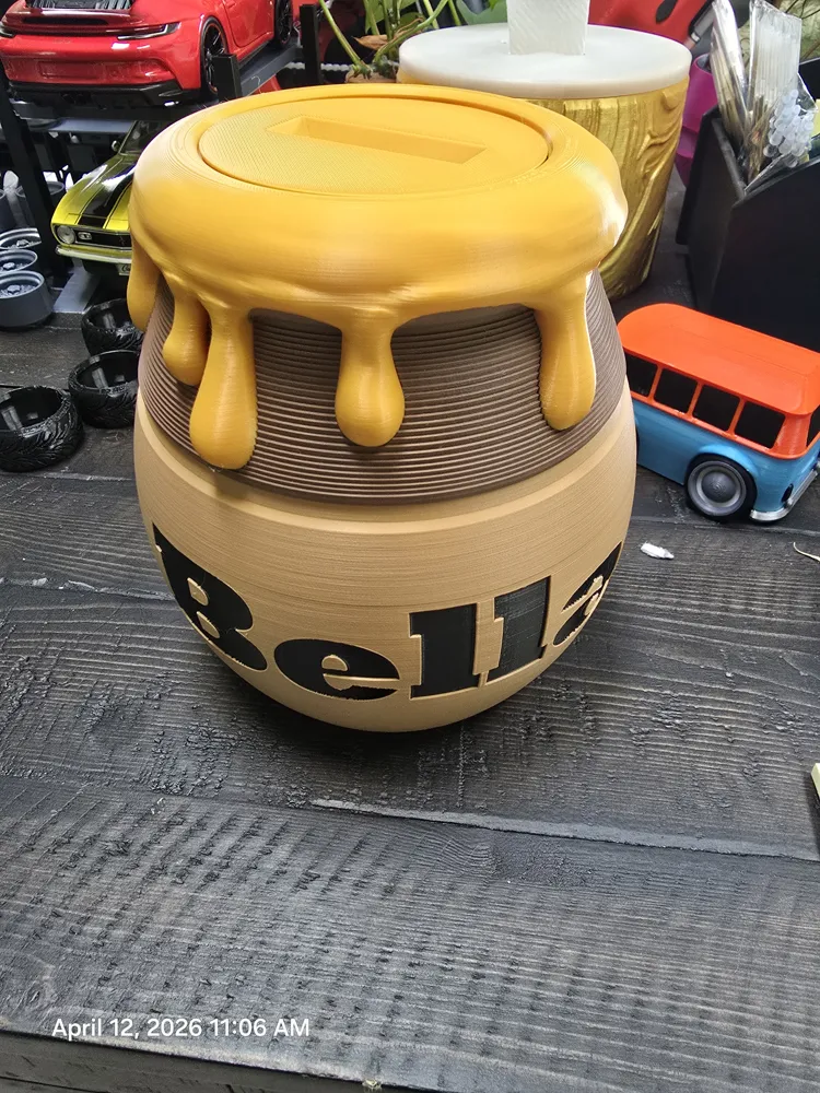 Bella name on Winnie the pooh honey pot - Free 3D Print Model - MakerWorld