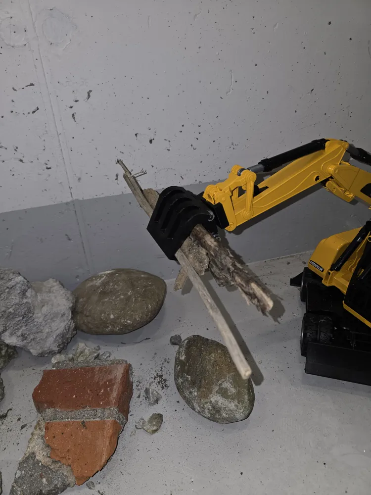 Sorting Grab for Cat Bruder Excavator - Free 3D Print Model - MakerWorld