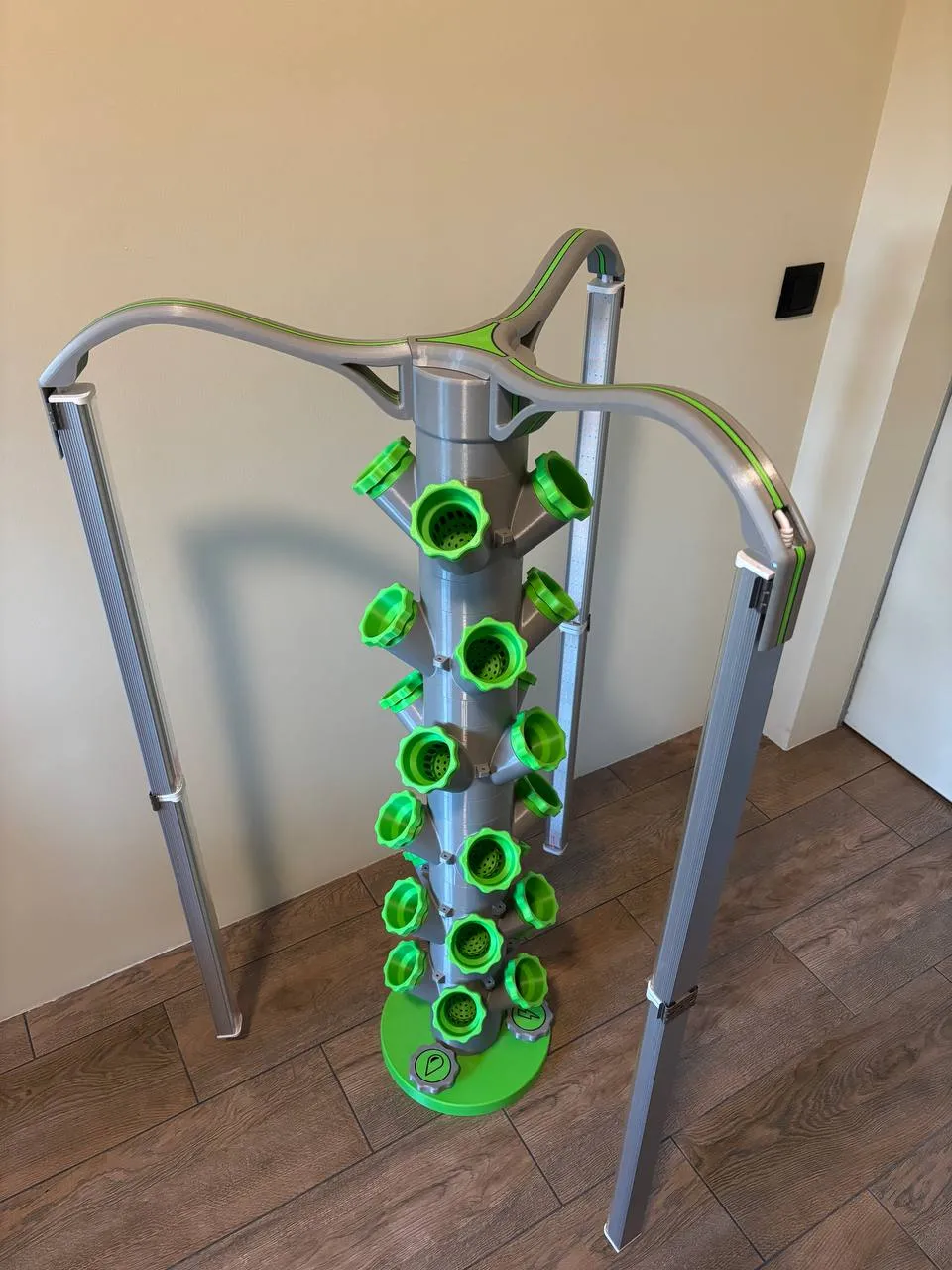 Hydroponic tower light kit and 27cm lid - Free 3D Print Model - MakerWorld