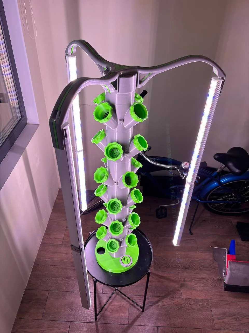 Hydroponic tower light kit and 27cm lid - Free 3D Print Model - MakerWorld