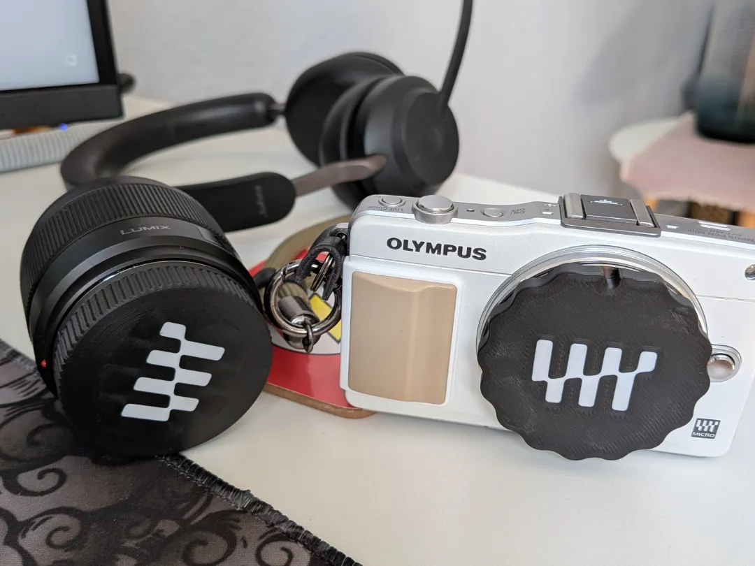 Micro Four Thirds (MFT) - Objektivrückdeckel mit Logo – Kostenloses 3D ...