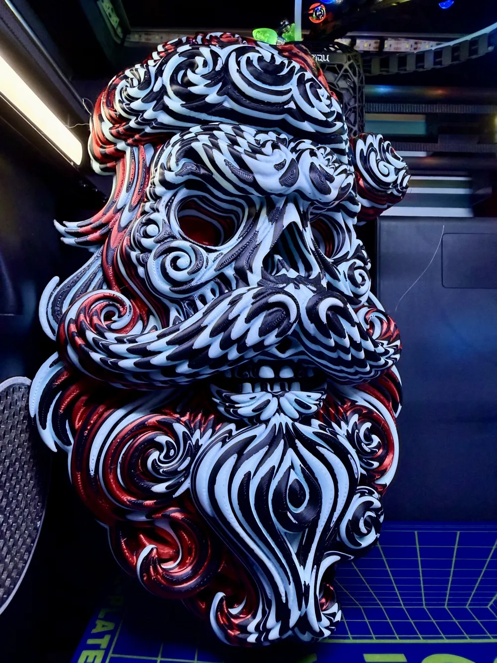 Psychedelic Santa - ColorStacked Kringle wallmount - Free 3D Print ...