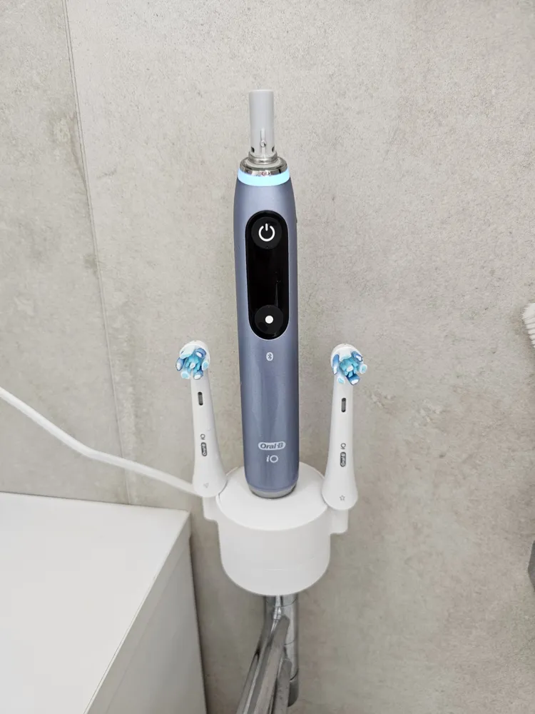Oral-B IO Electric Toothbrush Stand Wall Mountable by Meveriks ...