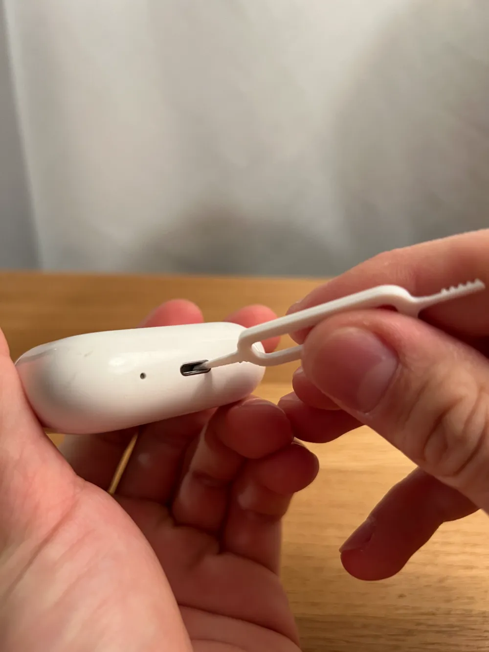 Earbuds Cleaning Tool - Free 3D Print Model - MakerWorld