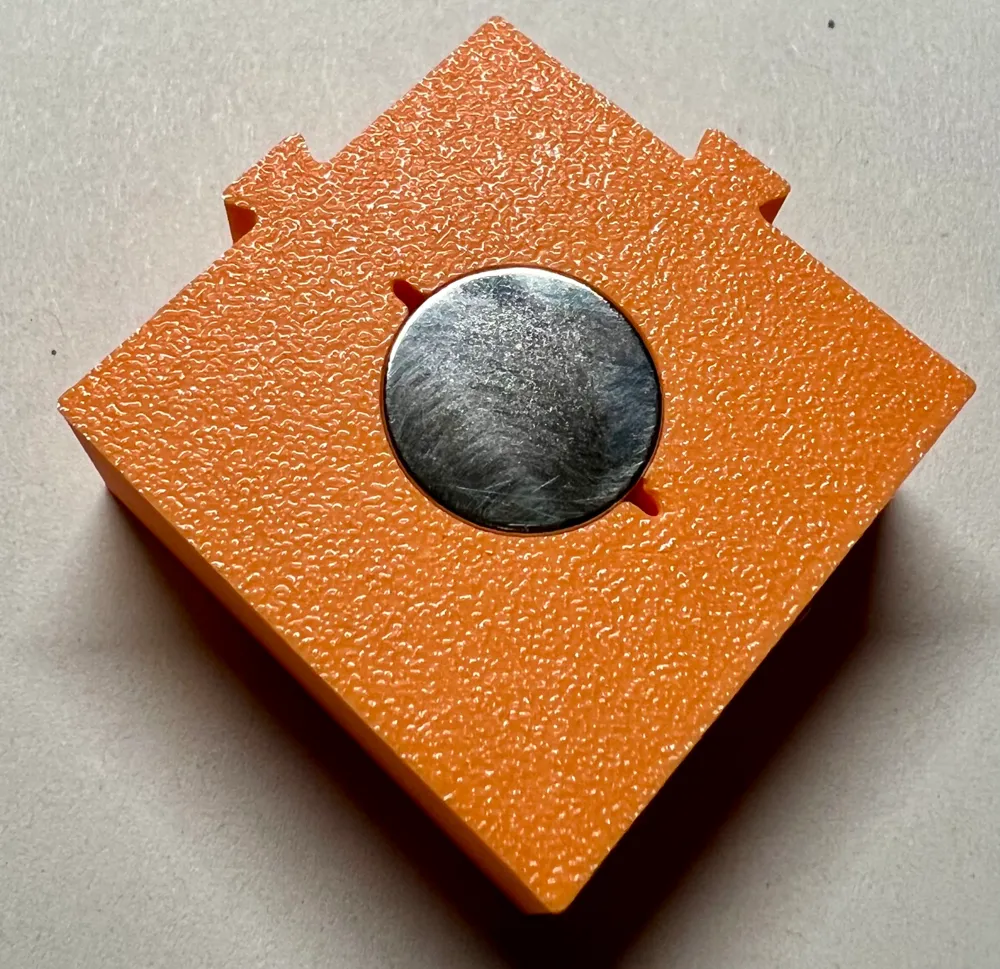 Magnetic screw trays by Jochen R. - MakerWorld