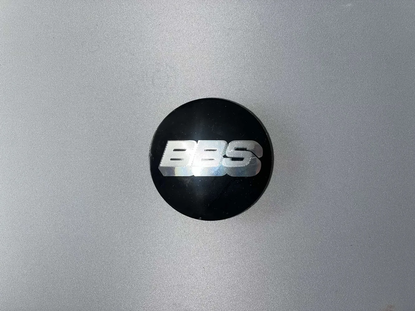 Floating wheel center cap by Piki MakerWorld: Download Free 3D Models