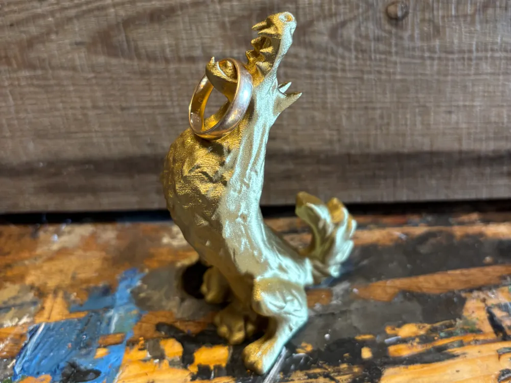 Howling wolf ring holder by Wildrover - MakerWorld