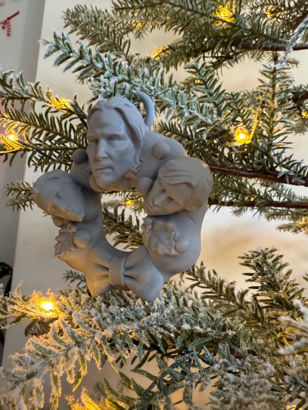 Keanu Wreath Christmas ornament by ericbrunner - MakerWorld