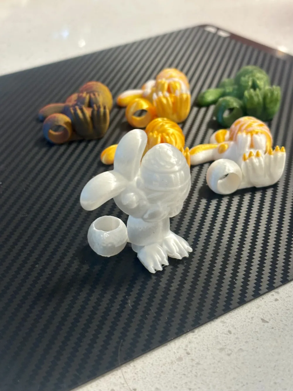 Bunny holding easter egg straw topper - Free 3D Print Model - MakerWorld