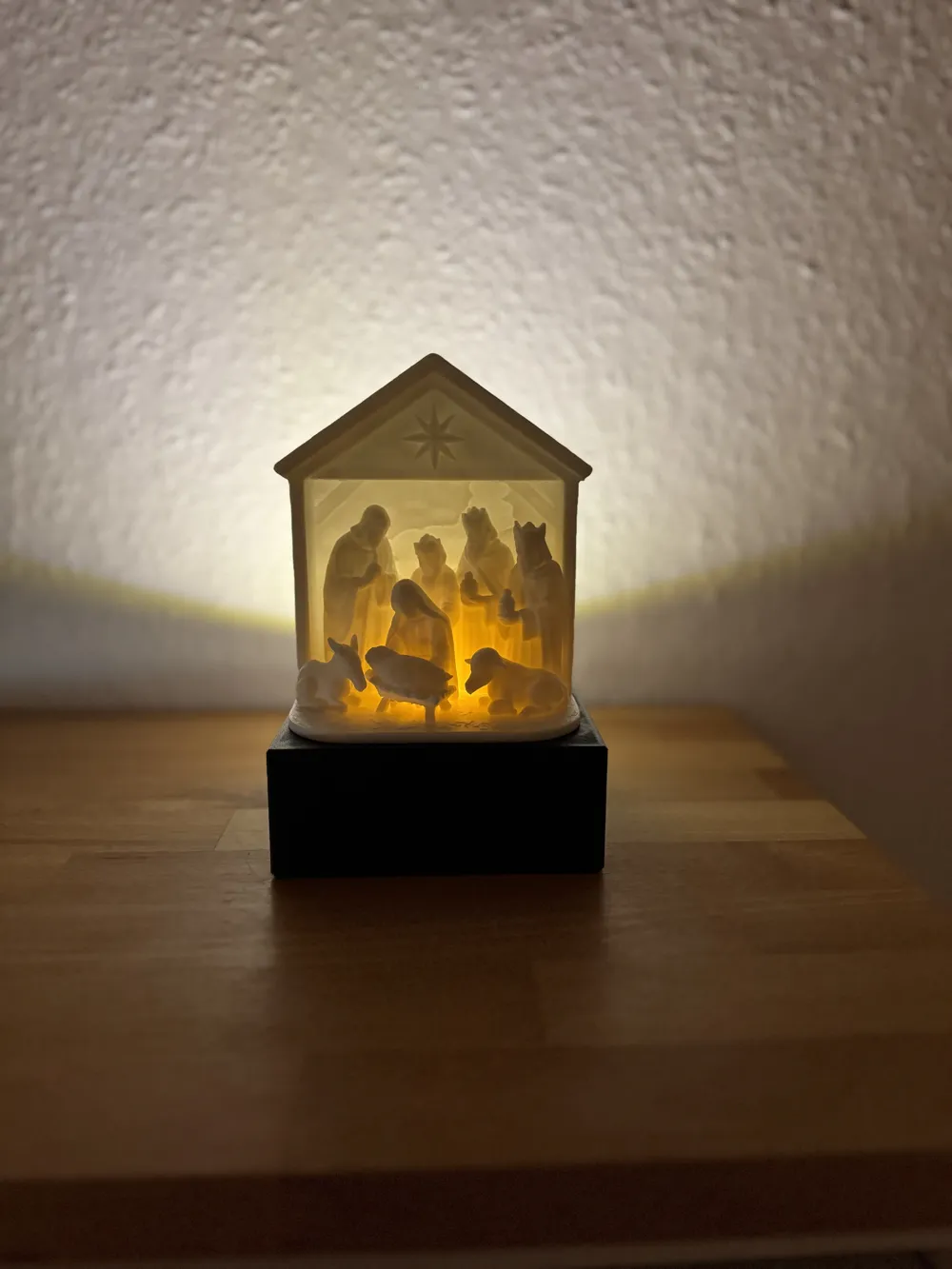 Christmas Nativity Scene with LED Base by 3D Drucker MakerWorld ...