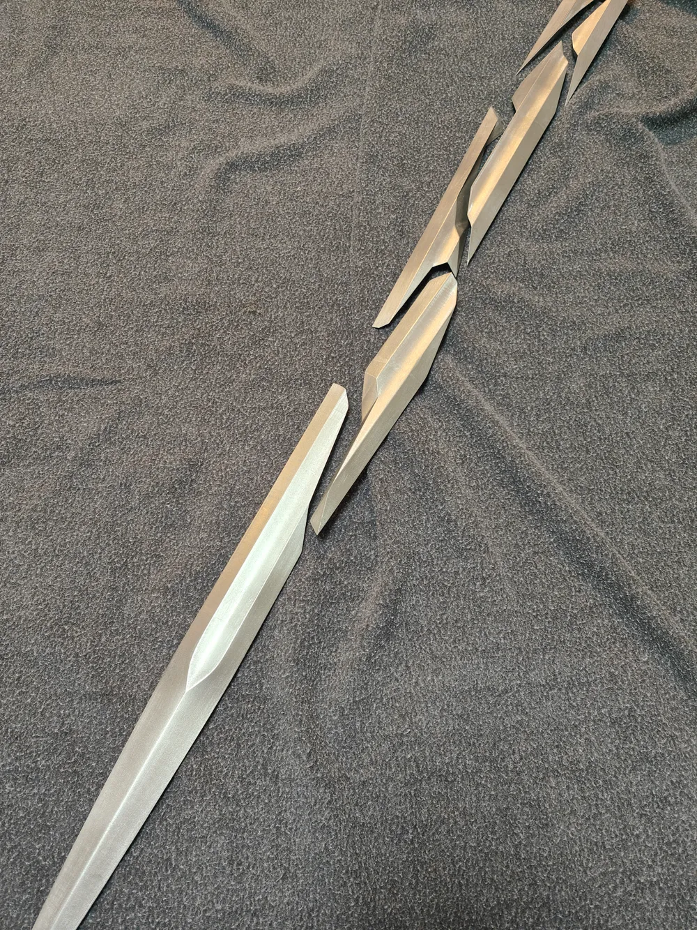 Lord of the Rings - Narsil (broken) by Dulli MakerWorld: Download Free ...