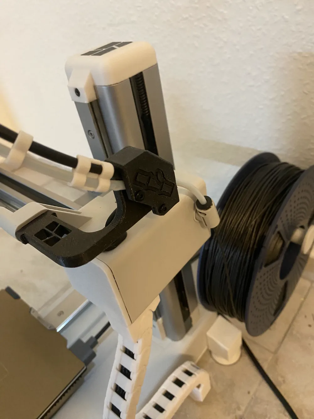 A1 mini PTFE Cable Mount Cable Guide V2 by rgb-Slotcover MakerWorld ...