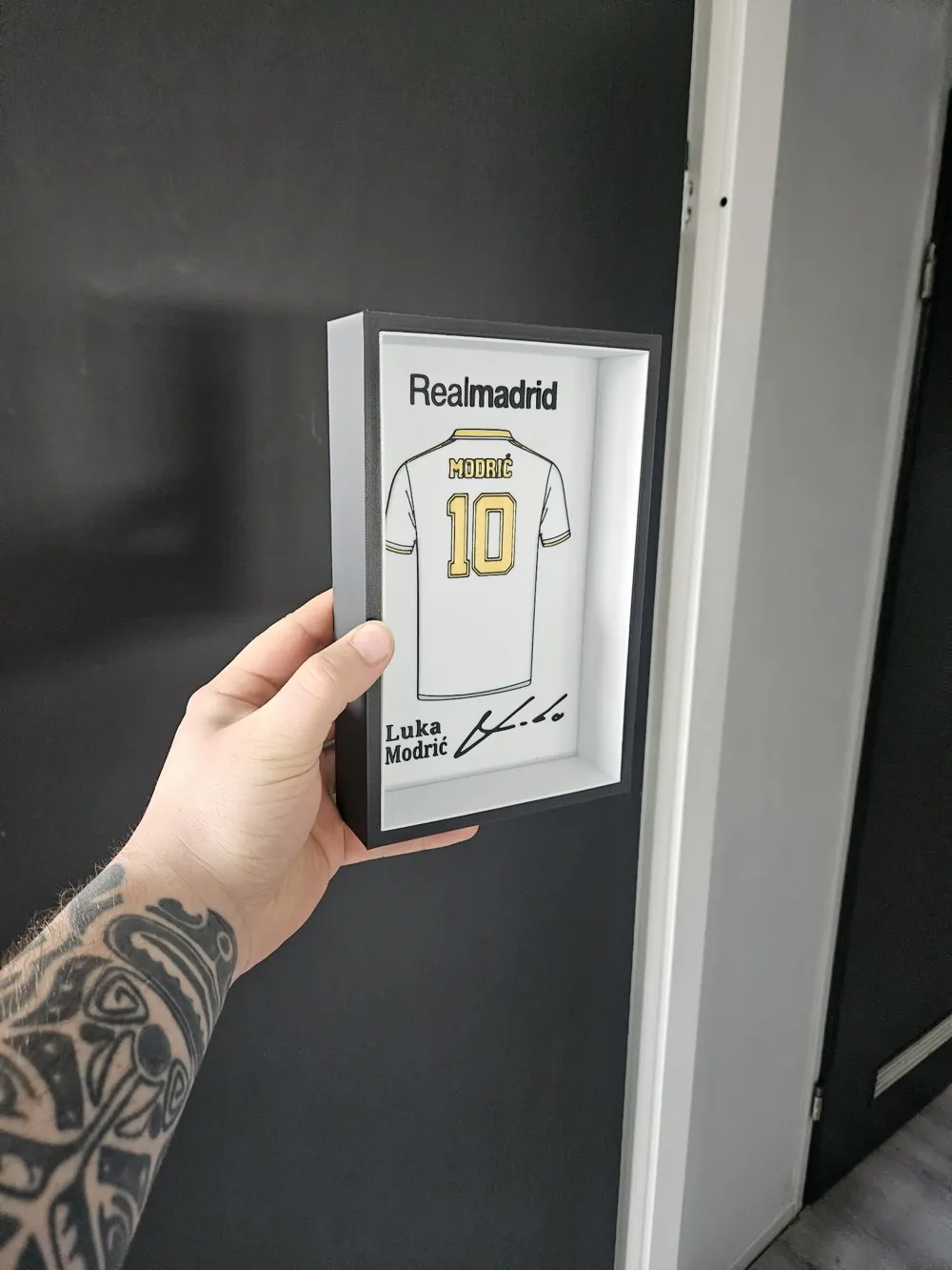 La Liga - Real Madrid Luka Modric jersey - Free 3D Print Model - MakerWorld