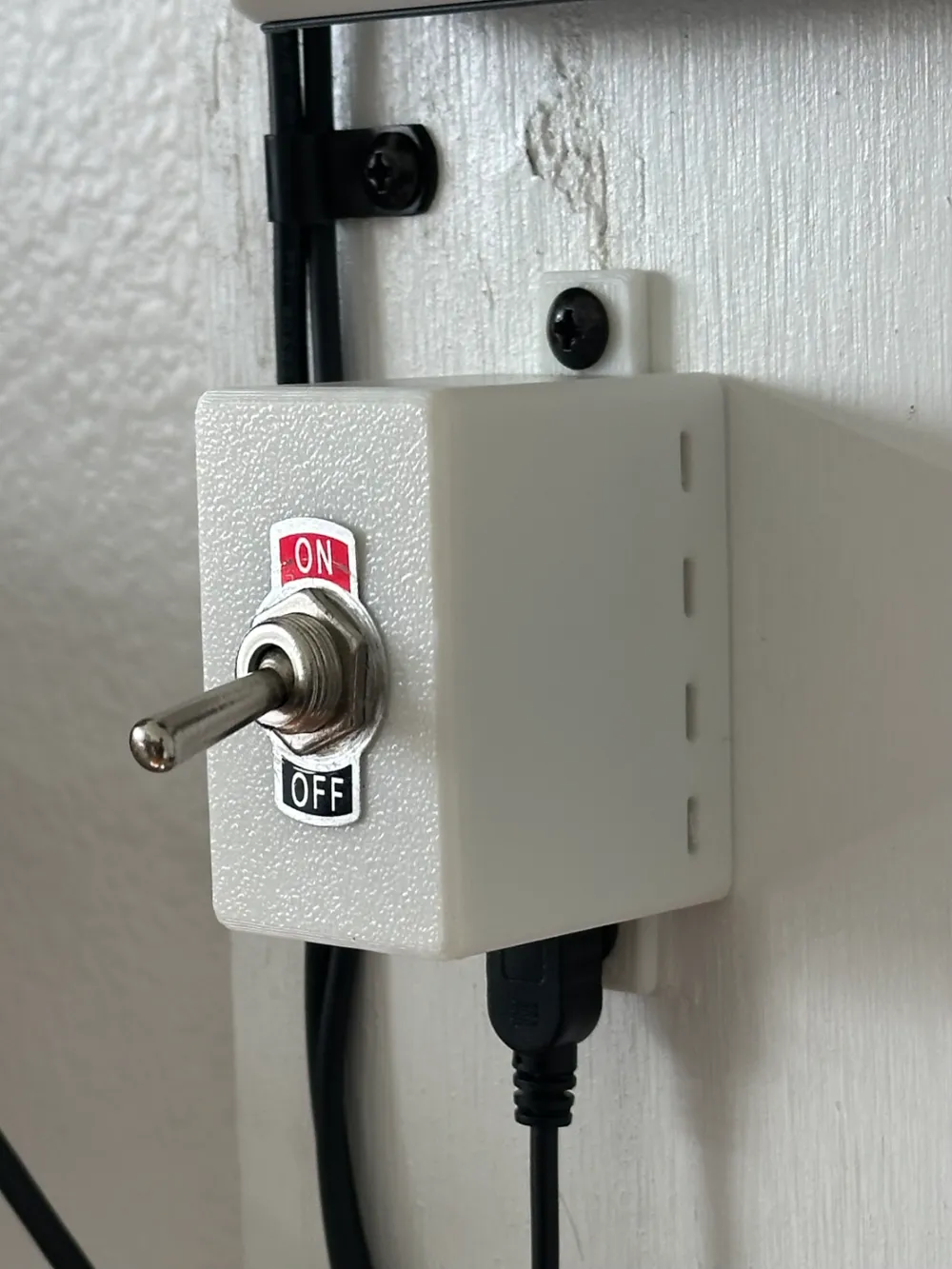 Toggle Switch Box - Fits ESP32 by abhi - MakerWorld