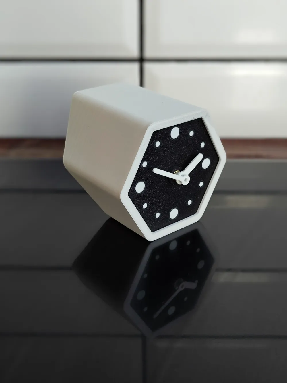 Desktop Hexagon Clock by Stradifull - MakerWorld