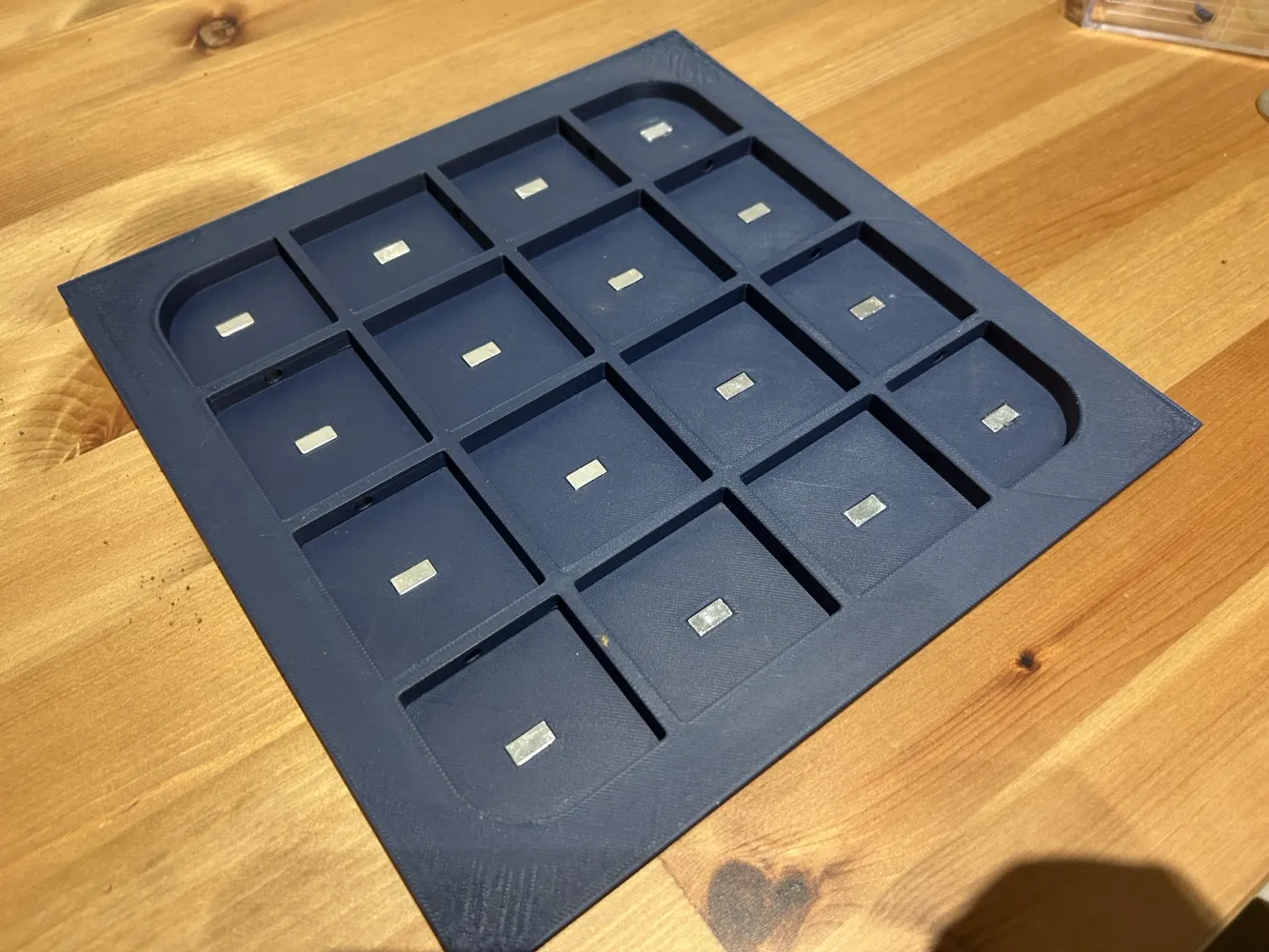 PokéChess 4x4 Magnetic Display Board by sáng-sè MakerWorld: Download ...