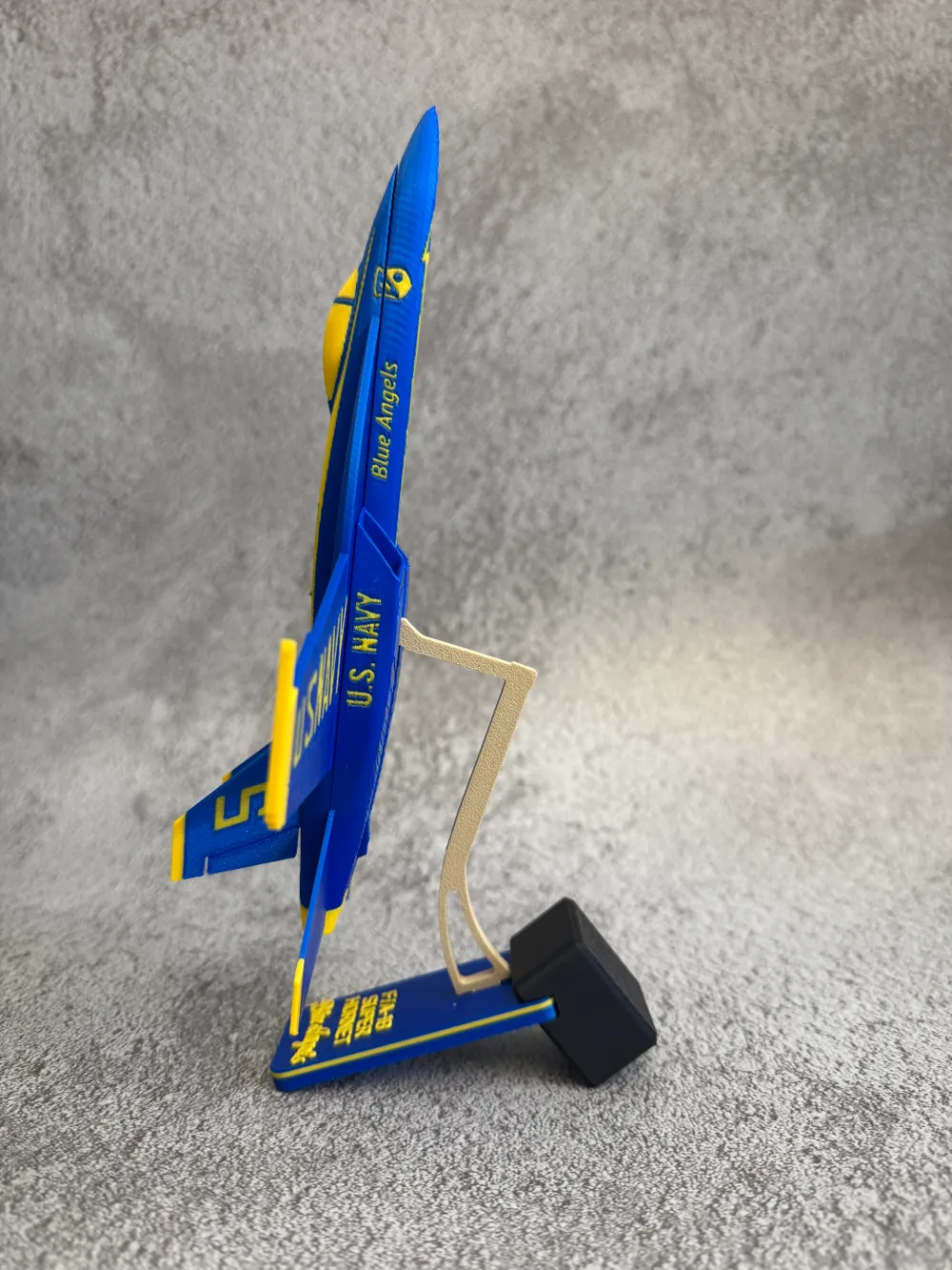 Vertical Jet Stand by richard.sikorski - MakerWorld