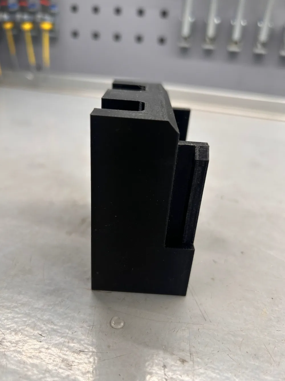 Hikoki Machine holder by Pontus - MakerWorld