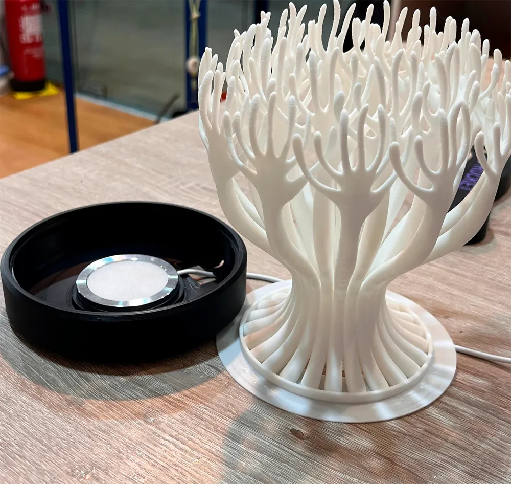 MODERN TREE LAMP by MauricioDUARTE - MakerWorld