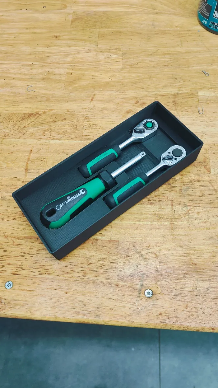 Gridfinity 1/4" ratchet and driver holder by Llama16 - MakerWorld