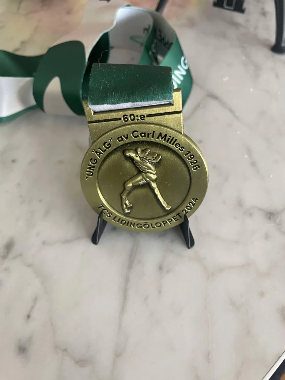 Medal display stand by Abbe MakerWorld: Download Free 3D Models