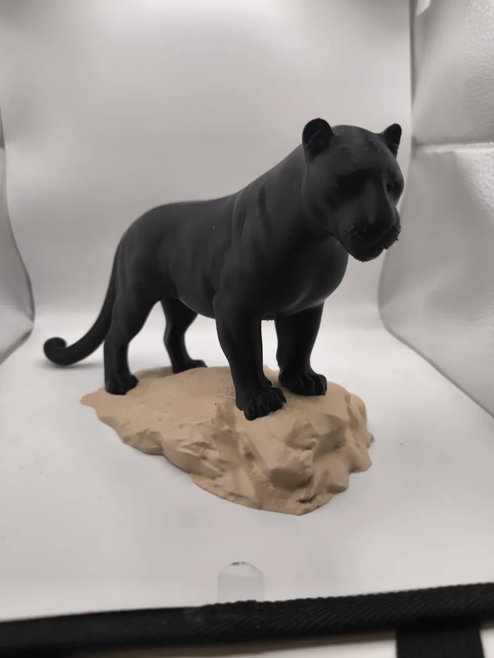 Black Panther Statue Decoration - Free 3D Print Model - MakerWorld